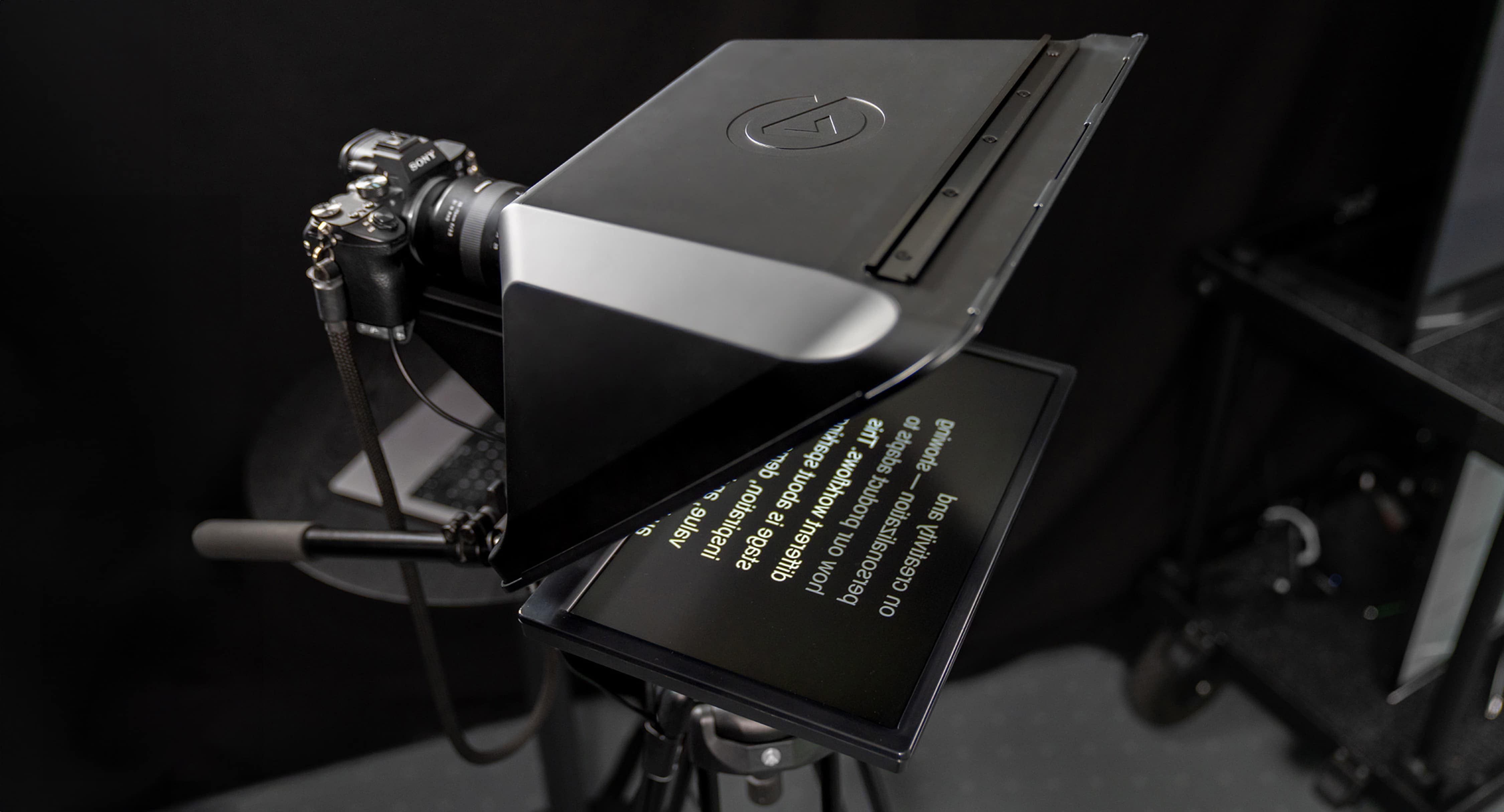 Elgato Debuts Supersized Prompter XL for Studio Use